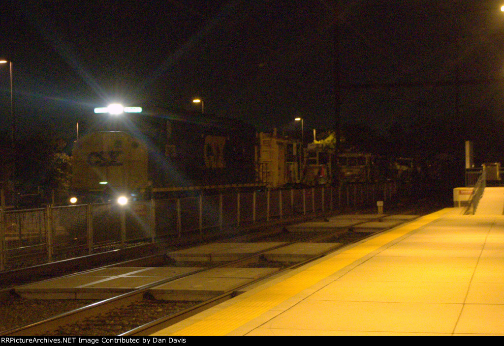 CSX SD60M 8775 leads W025